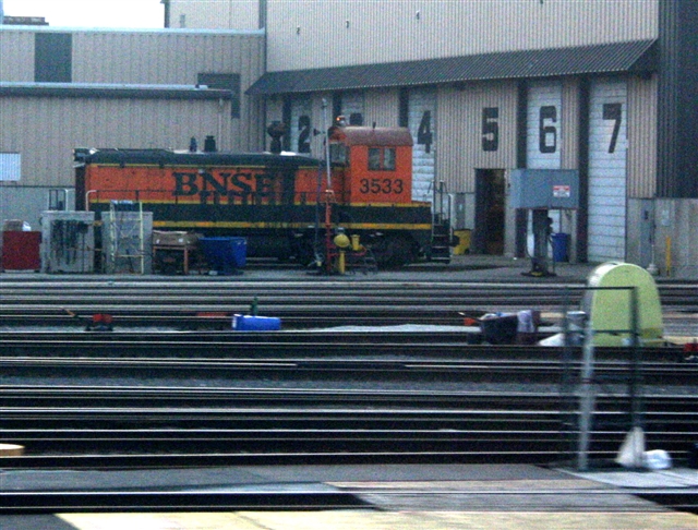 300%20BNSF%203533.jpg